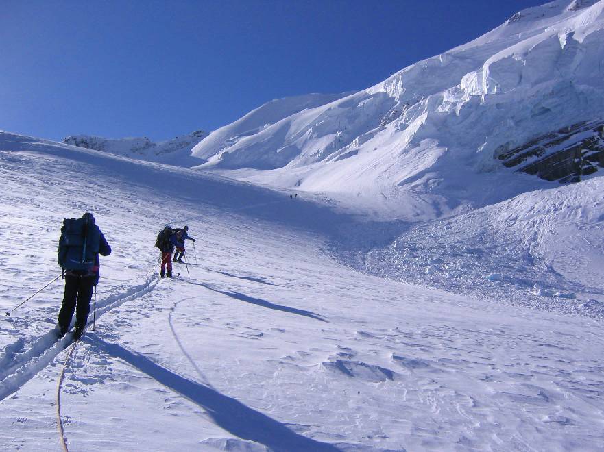 Photo details for photo Balfour High Col